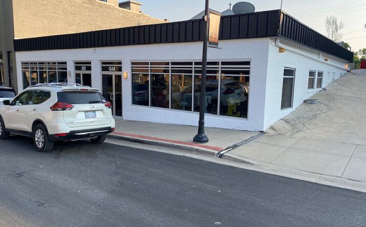 202 Oak St, Bonner Springs, KS 66012 | Crexi.com