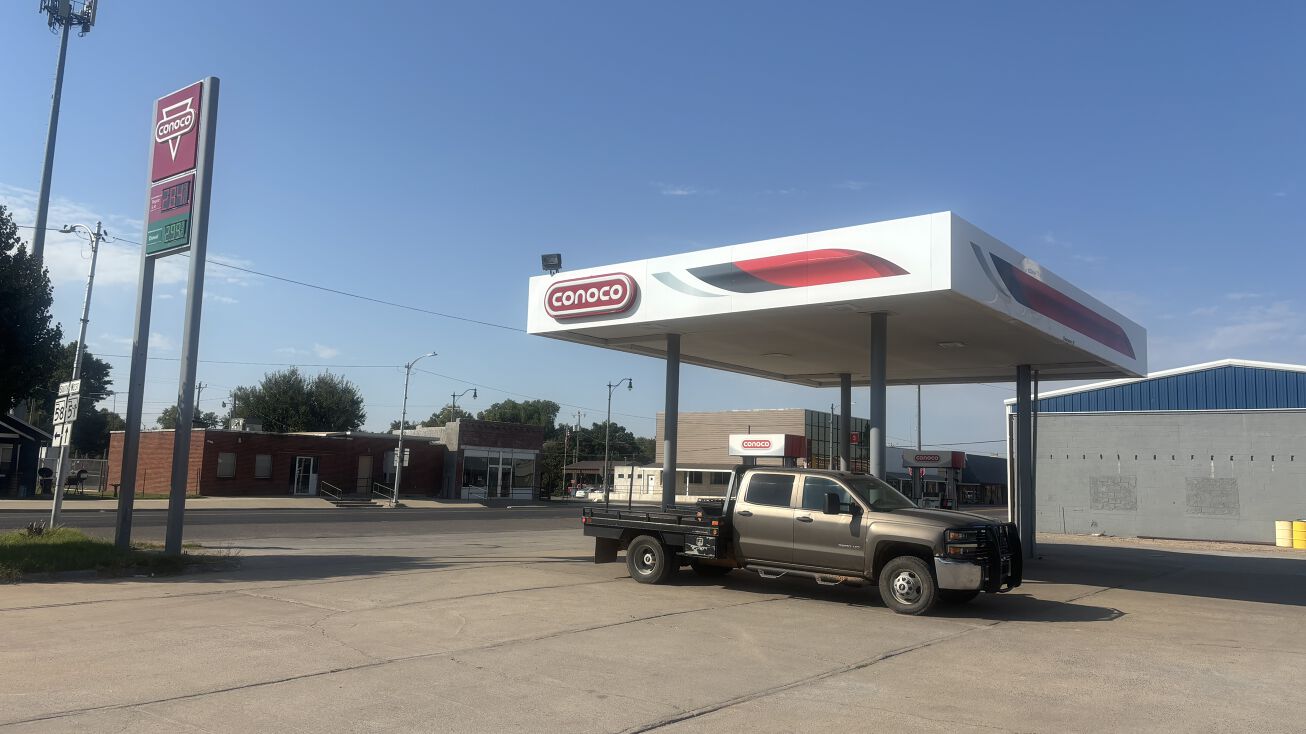 110 W Main St, Canton, OK 73724 | Crexi.com