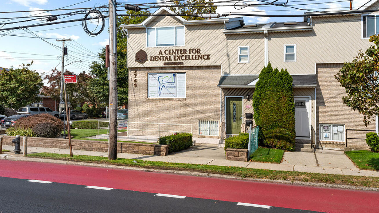 2749 Hylan Blvd, Staten Island, NY 10306 | Crexi.com