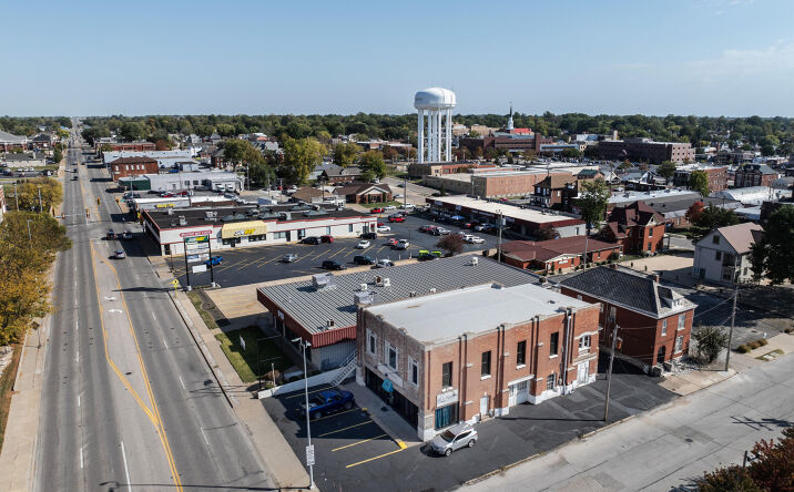 110 N Main St, Chambersburg, IL 62323 | Crexi.com