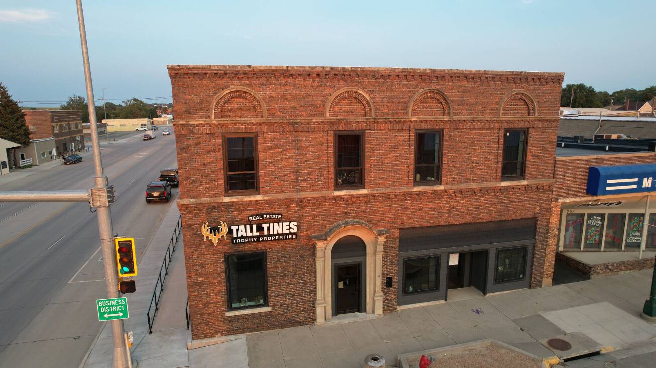 208 South Main Street, Winner, SD 57580 | Crexi.com