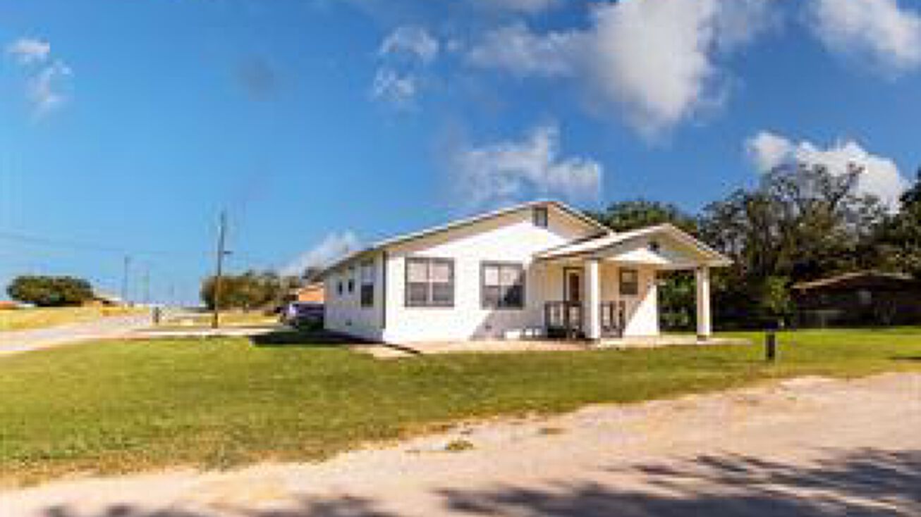 1410 Marie St, Comanche, TX 76442 | Crexi.com