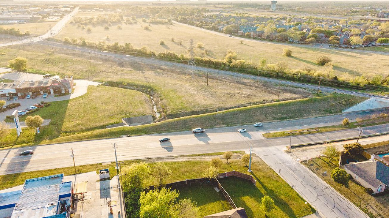 5319 Glenview Dr, Haltom City, TX 76117 | Crexi.com