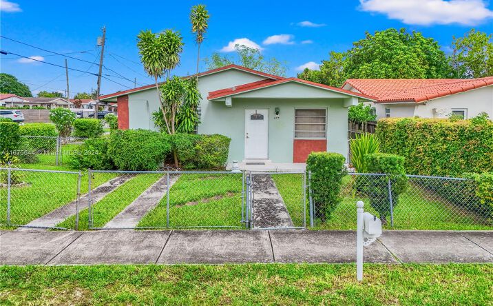 3745 SW 87th Pl, Miami, FL 33165 | Crexi.com