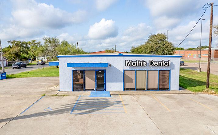 620 E SAN PATRICIO AVE Mathis TX 78368-2429 APN: 50683 | Crexi.com