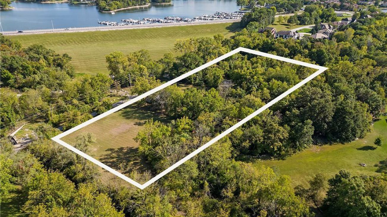 4900 NE Maybrook Road, Lee's Summit, MO 64064 | Crexi.com