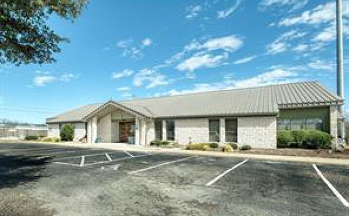 3007 DAWN DR Georgetown TX 78628-2894 APN: R082984 | Crexi.com