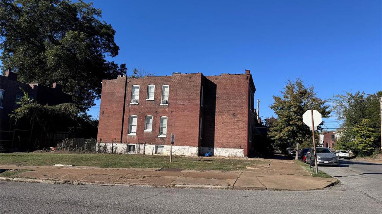 4559 S Compton Ave, St. Louis, MO 63111 | Crexi.com