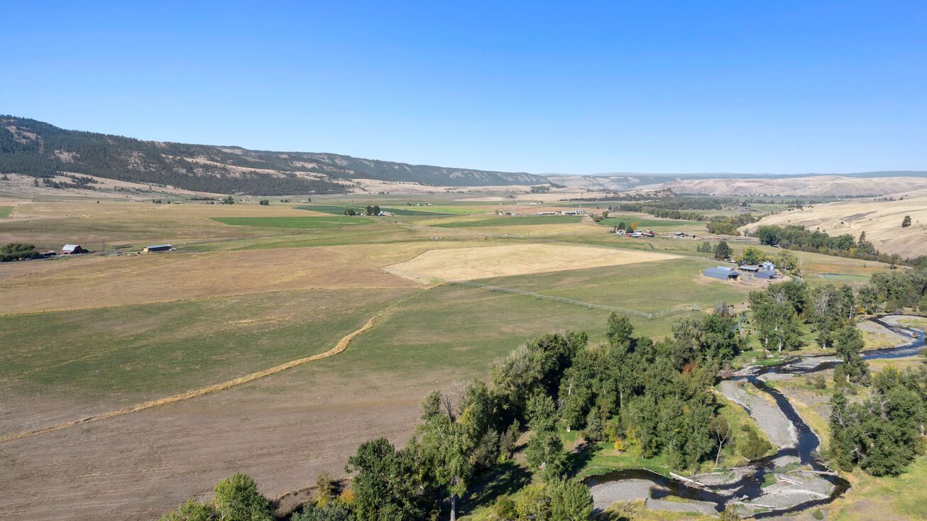 81075 82 Highway, Wallowa, USA 97885 | Crexi.com