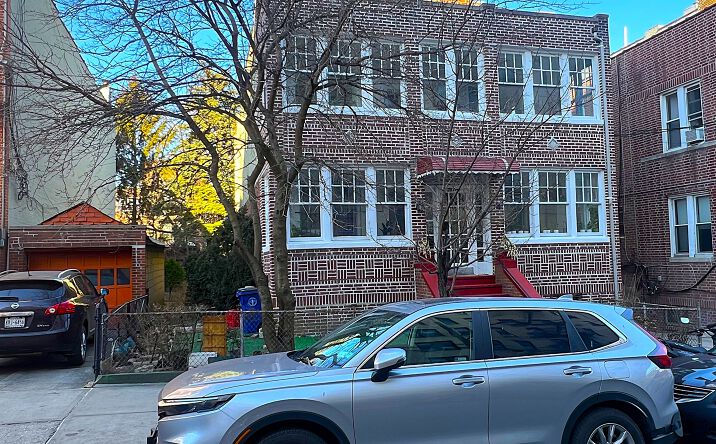 39-26 65th St, Queens, NY 11377 | Crexi.com