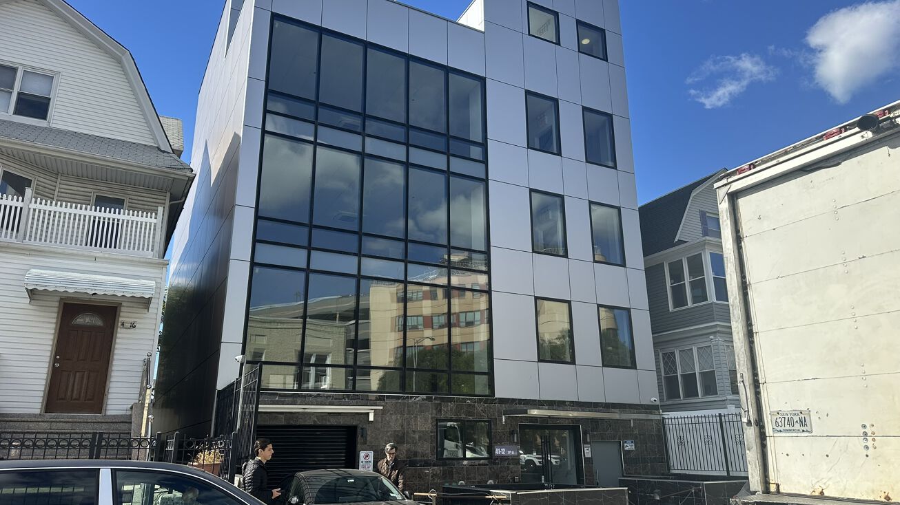 41-12 77th St, Queens, NY 11373 | Crexi.com