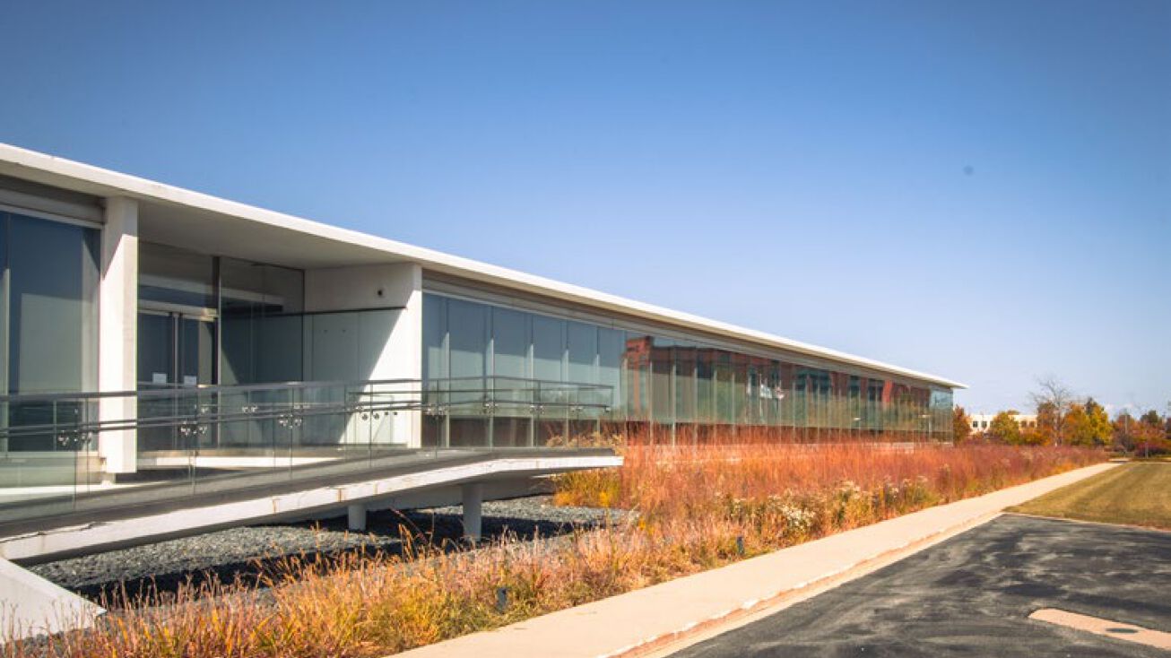 2600 Forbs Avenue, Hoffman Estates, IL 60192 | Crexi.com