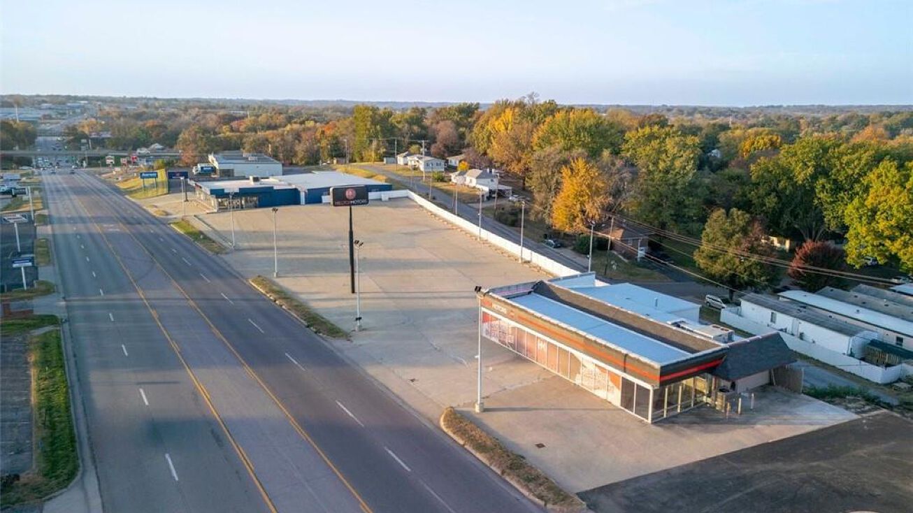1710 S Belt Highway, St Joseph, MO 64507 | Crexi.com