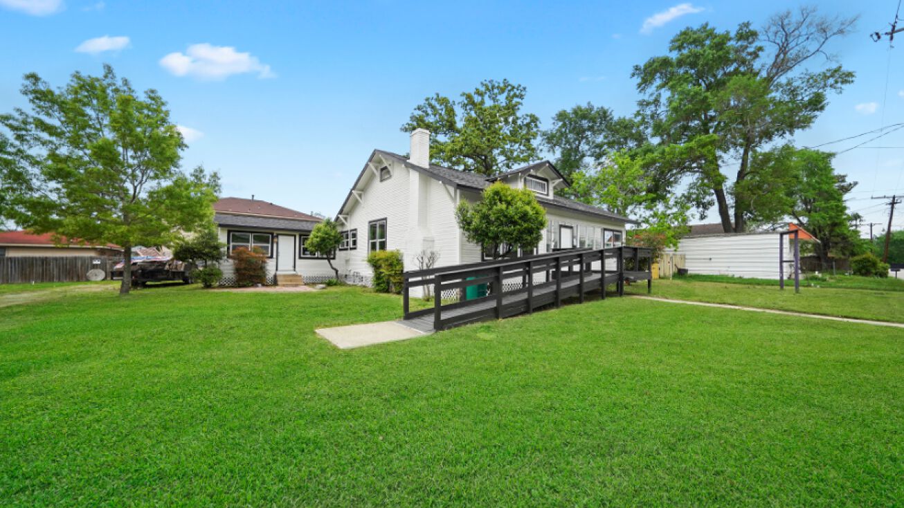 910 Cable St, Conroe, TX 77301 | Crexi.com