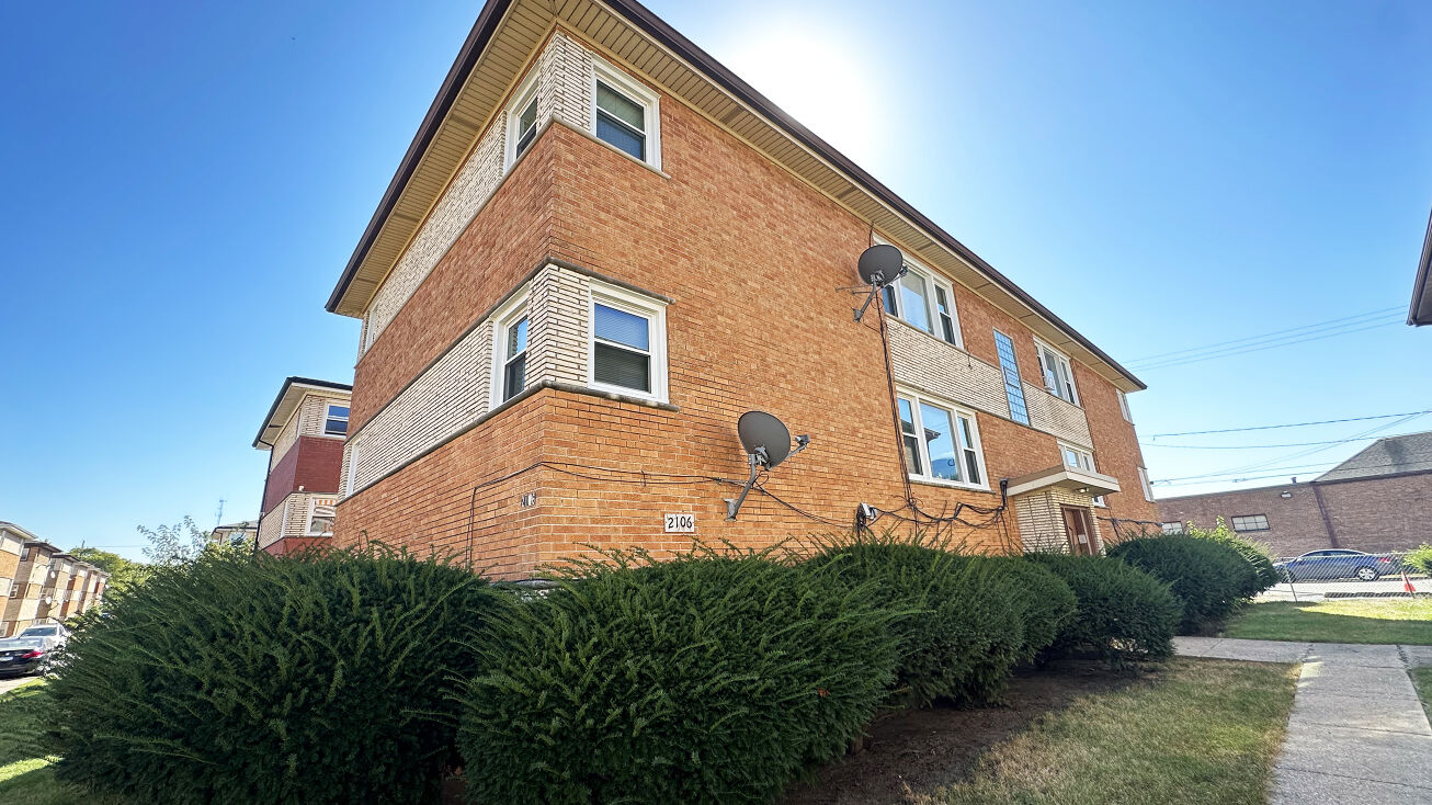 2106 135th Pl, Blue Island, IL 60406 | Crexi.com