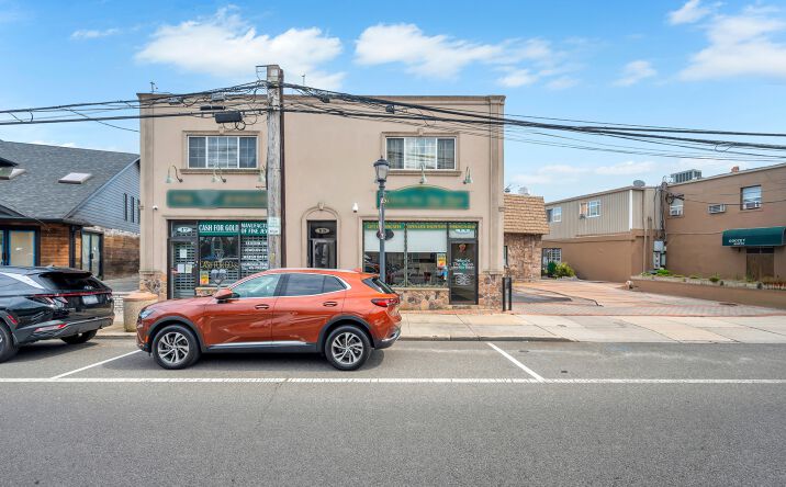 222 E Montauk Hwy, Lindenhurst, NY 11757 | Crexi.com