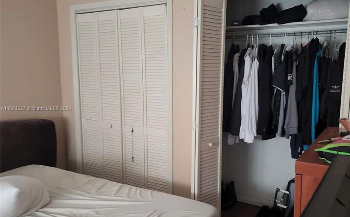900 SW 5th Ave, Miami, FL 33130 | Crexi.com