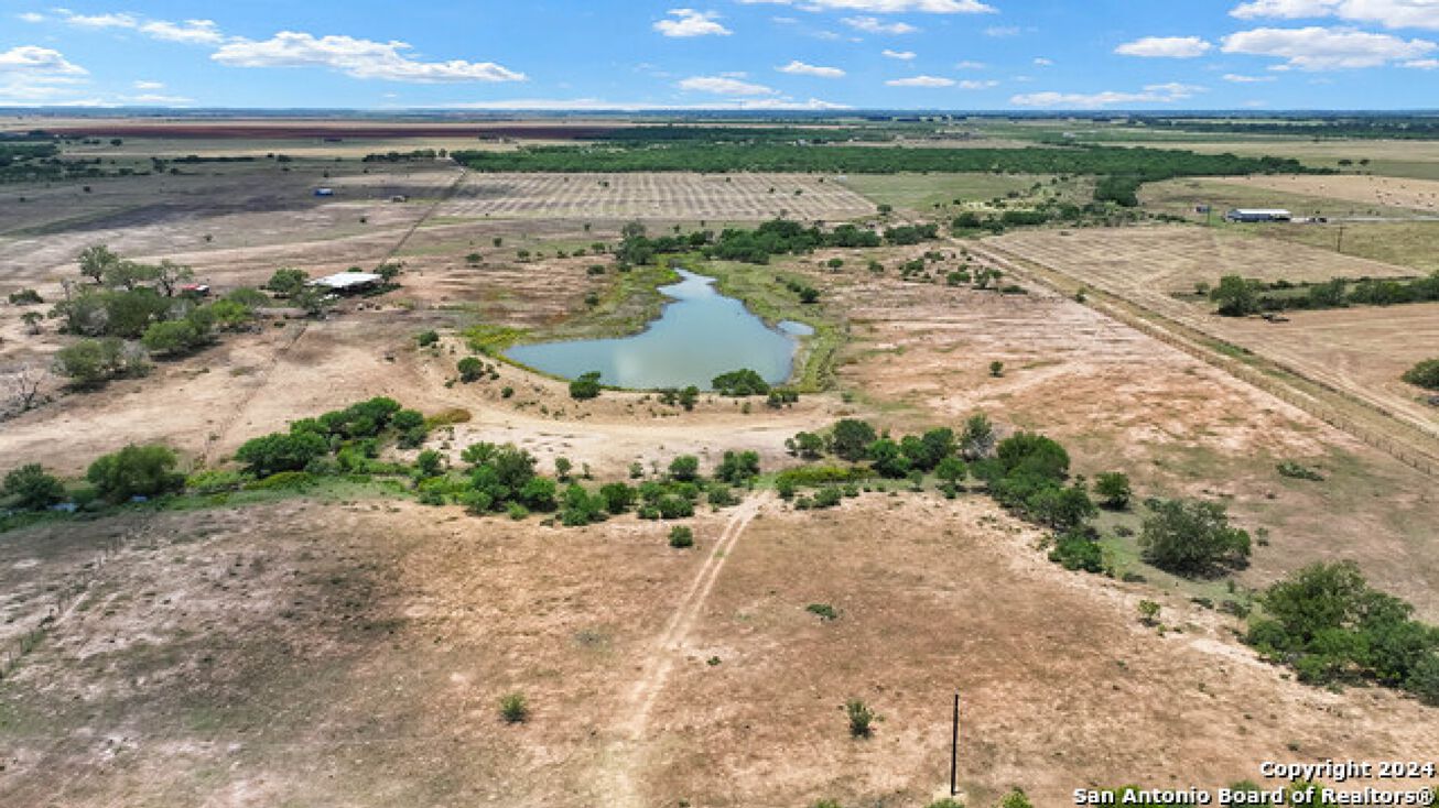 253 County Road 135, Floresville, TX 78114 | Crexi.com