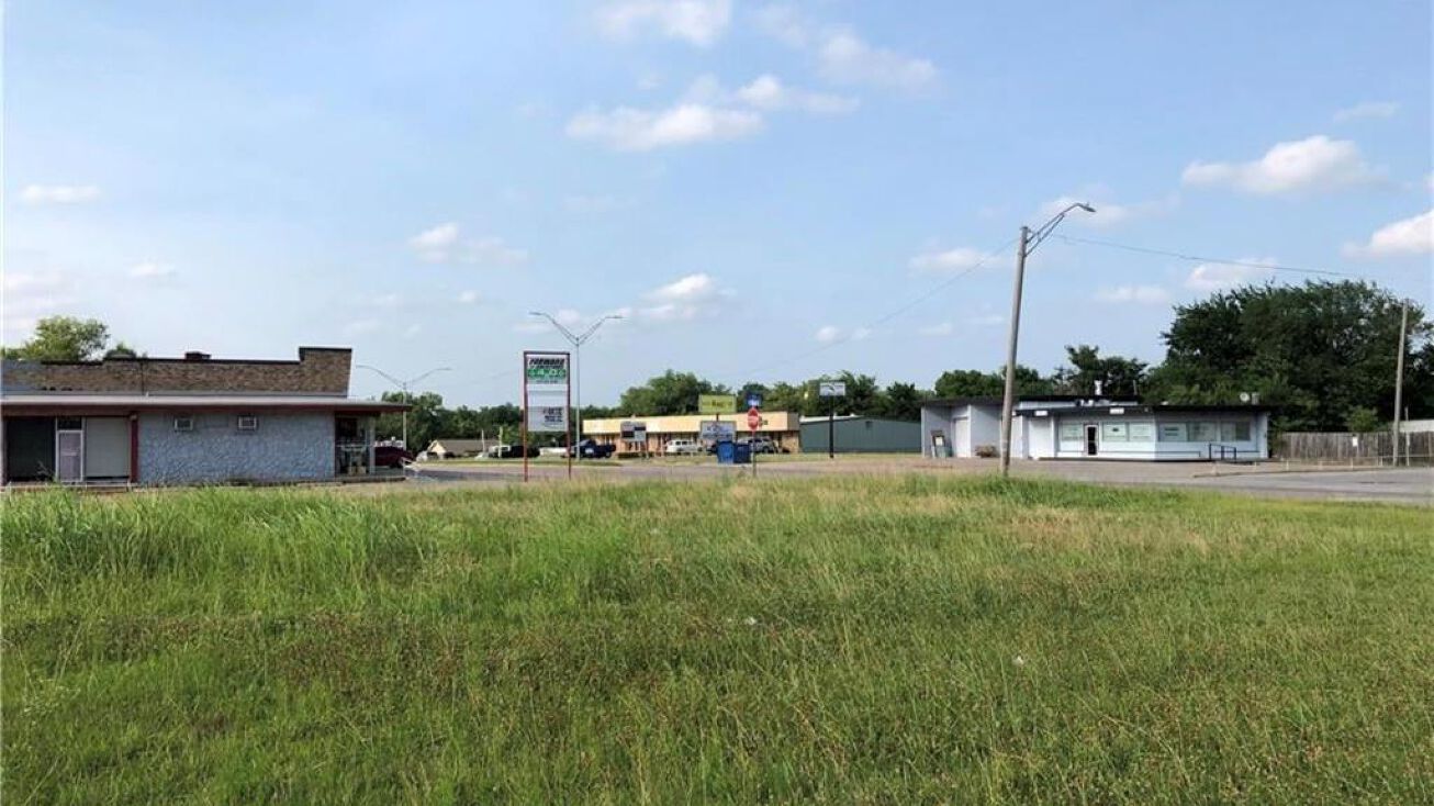 1022 N Kickapoo Ave, Shawnee, OK 74801 | Crexi.com
