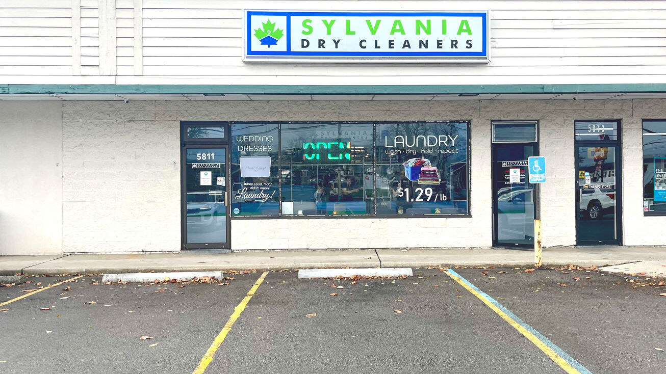 5811 Monroe St, Sylvania, OH 43560 | Crexi.com