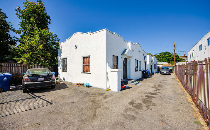 2651 S CLOVERDALE AVE Los Angeles CA 90016-2745 APN: 5043-005-024 ...