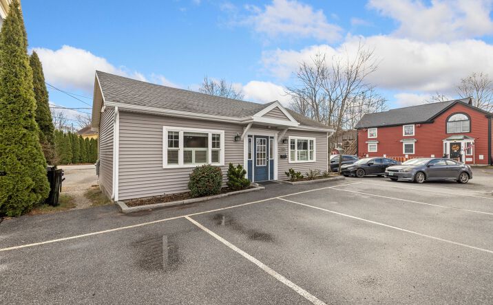 30 York St Unit 2, Kennebunk, ME 04043 | Crexi.com