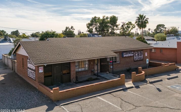 4826 E BROADWAY BLVD Tucson AZ 85711-3610 APN: 128-11-4110 | Crexi.com