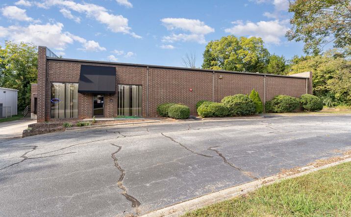 1690 W English Rd, High Point, NC 27262 | Crexi.com