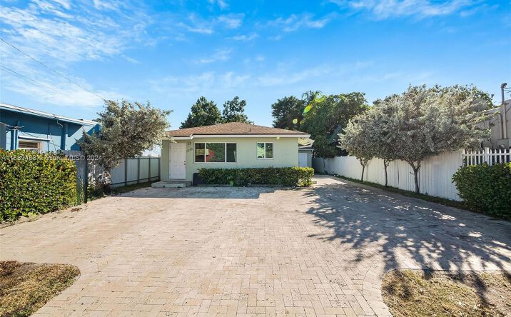 1236 NW 27th St, Miami, FL 33142 | Crexi.com