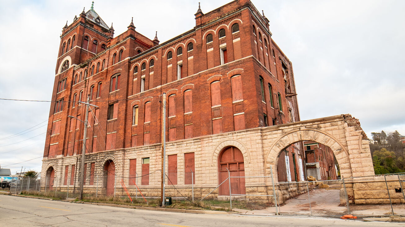 3040 Jackson St, Dubuque, IA 52001 | Crexi.com