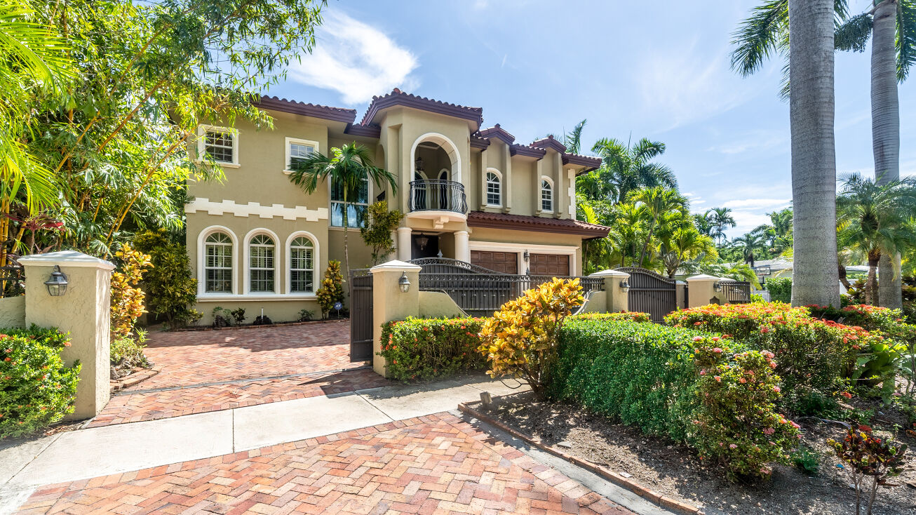 4501 N Bay Rd, Miami Beach, FL 33140 | Crexi.com