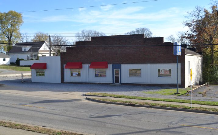 295 E Walnut St, Albion, IL 62806 | Crexi.com