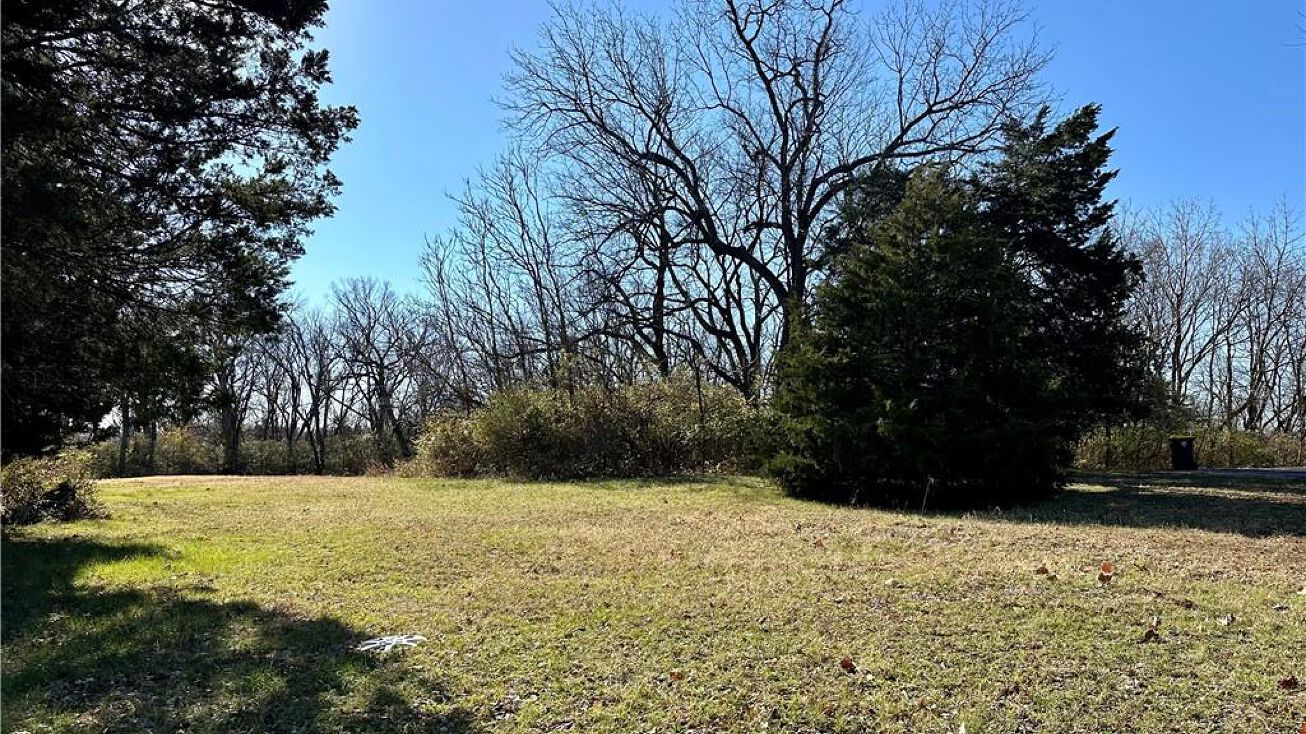 4341 E 56th Street, Kansas City, MO 64130 | Crexi.com