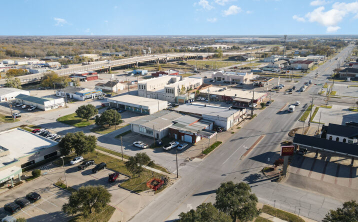 302 E Nash St, Terrell, TX 75160 | Crexi.com