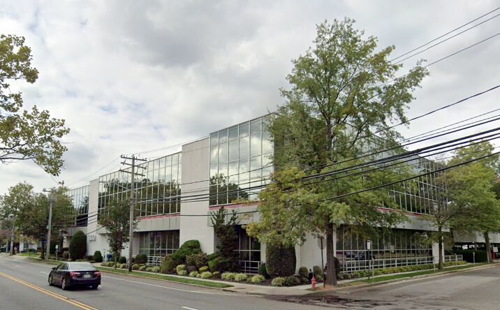 300 OLD COUNTRY RD Mineola NY 11501 | Crexi.com