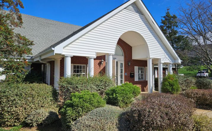 800 Beverly Hanks Center, Hendersonville, NC 28792 | Crexi.com