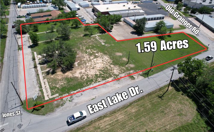 201 N Main St, Taylor, TX 76574 | Crexi.com