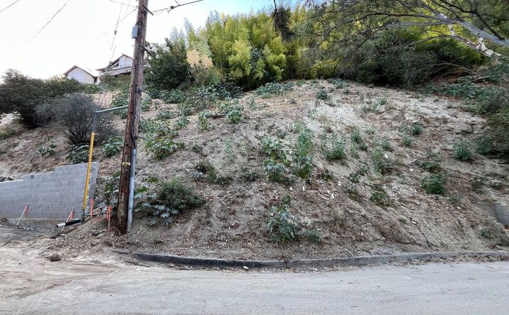 3947 Hopevale Dr, Los Angeles, CA 91403 | Crexi.com