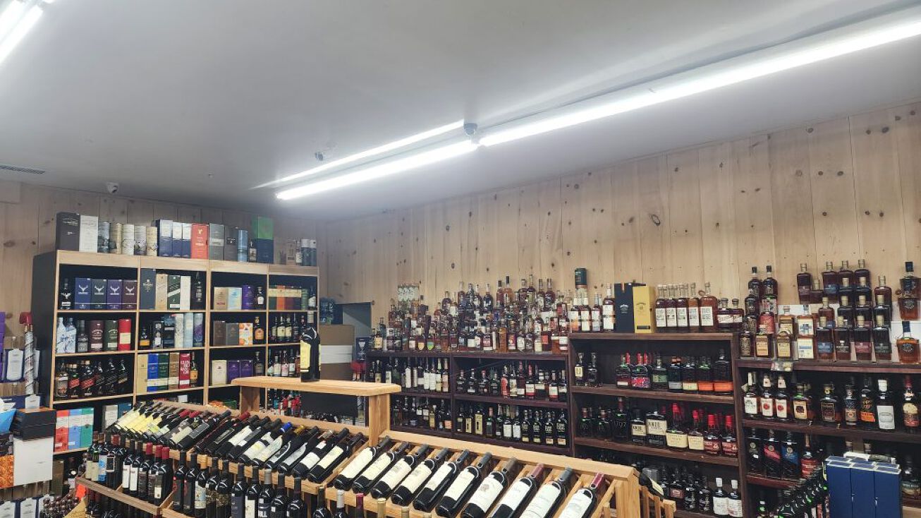 Family-Owned Liquor Store, Portland, OR 97232 | Crexi.com