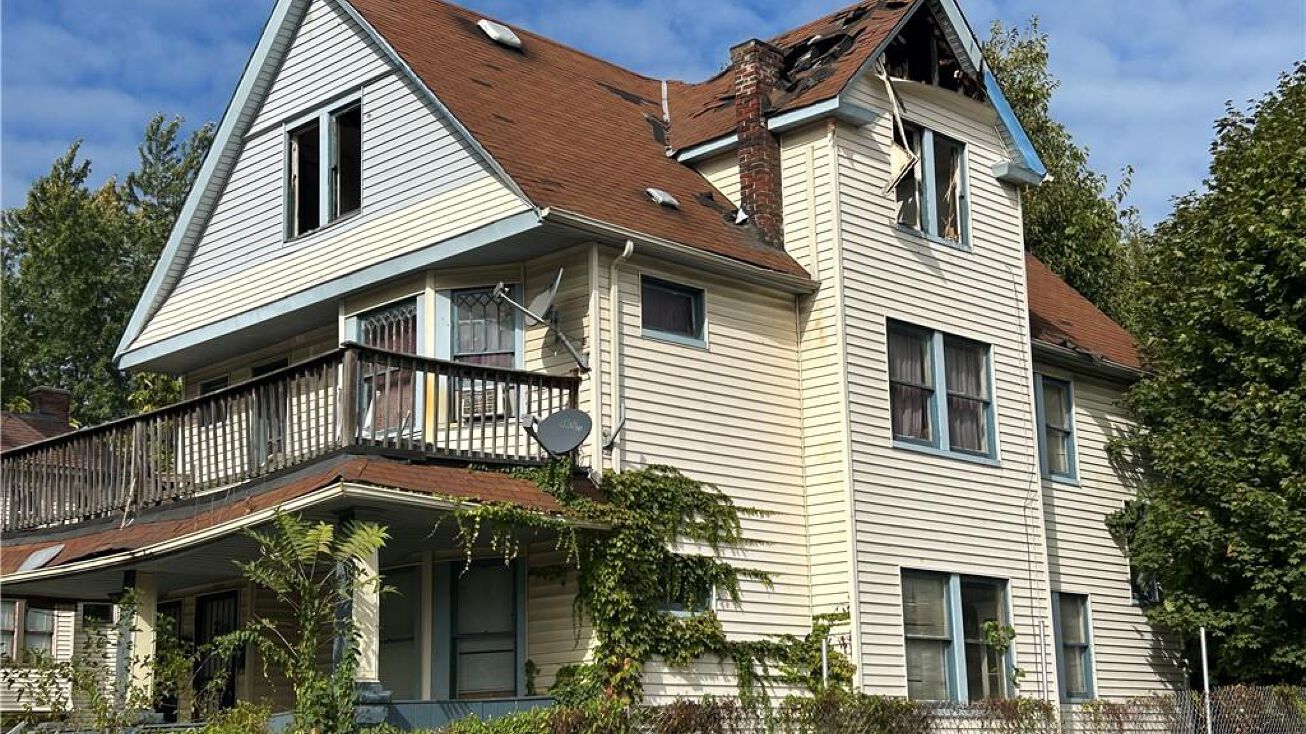 10411 Parkgate Ave, Cleveland, OH 44108 | Crexi.com