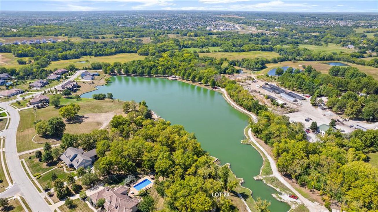 10806 NE 106th Terrace, Kansas City, MO 64157 | Crexi.com