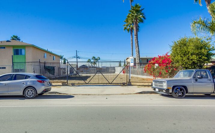 852 Grand Ave, Spring Valley, CA 91977 | Crexi.com