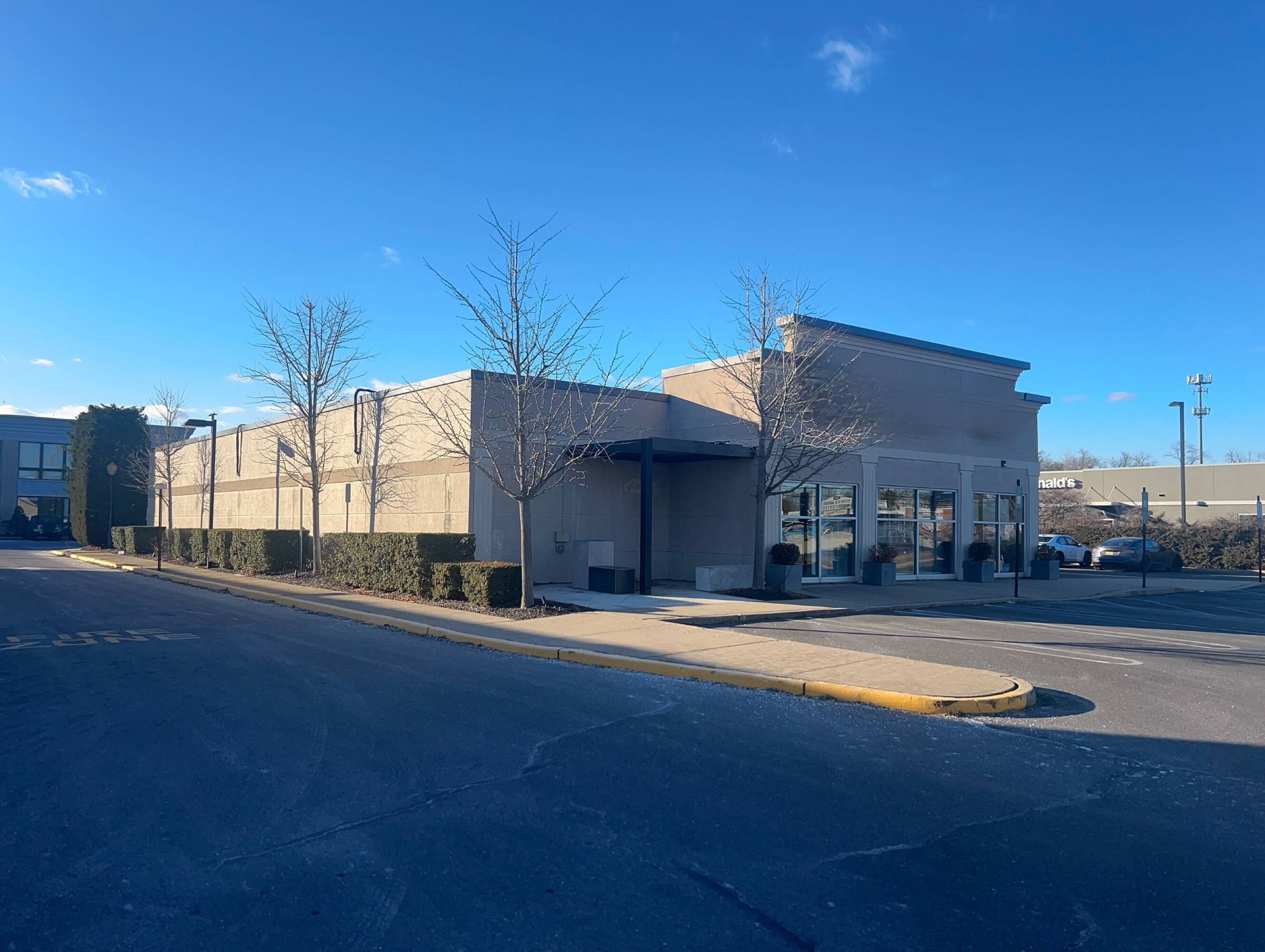 1914 Route 35, Oakhurst, NJ 07755 | Crexi.com