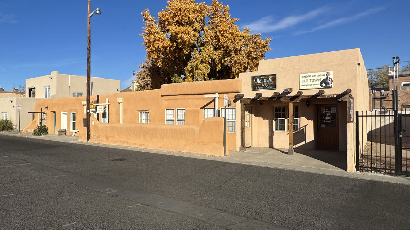 2021 Old Town Rd NW, Albuquerque, NM 87104 | Crexi.com