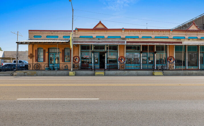 404 MAIN ST Calvert TX 77837 | Crexi.com