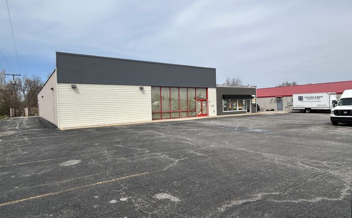 1729 E COMMERCIAL AVE Lowell IN 46356-2110 APN: 45-19-24-452-025.000 ...