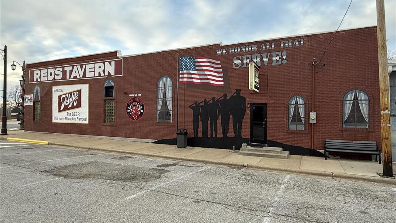 129 E Warren St, Bunker Hill, IL 62014 | Crexi.com