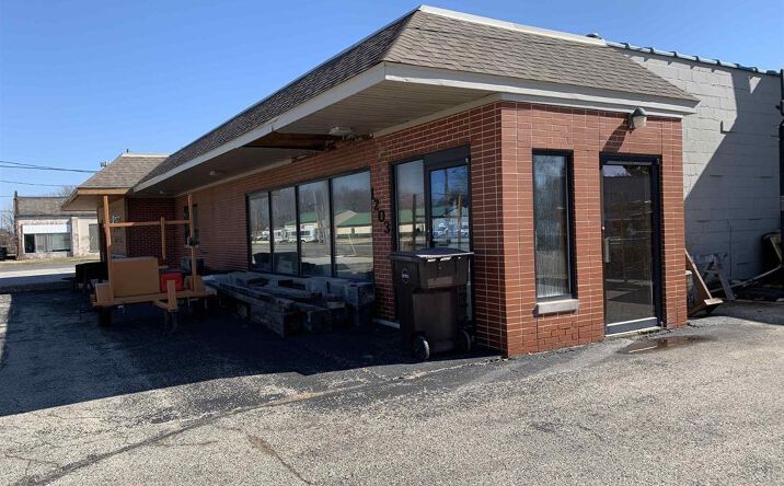 786 W Walnut St, Jacksonville, IL 62650 | Crexi.com