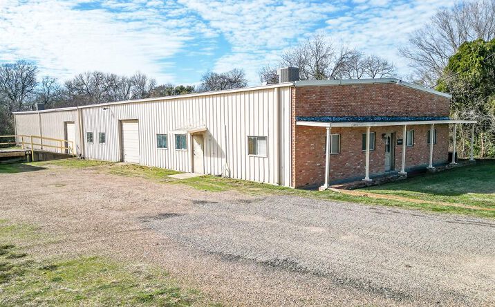 2313 N Preston Street, Ennis, TX 75119 | Crexi.com