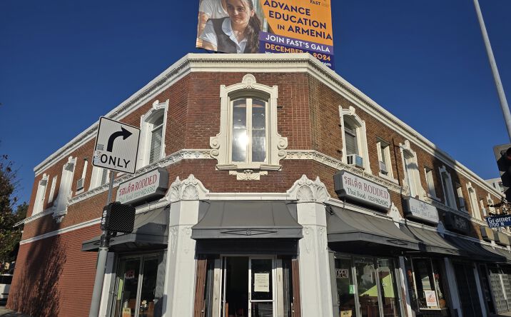 1110 N Gower St, Los Angeles, CA 90038 | Crexi.com